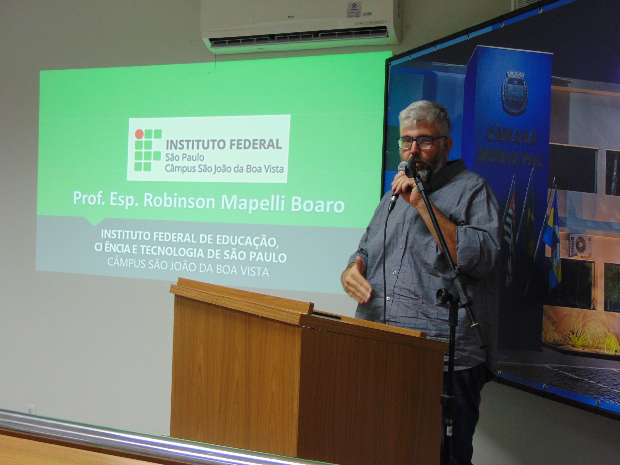 Conhecimento e qualificação: Professor Robinson Boaro fala sobre o ...